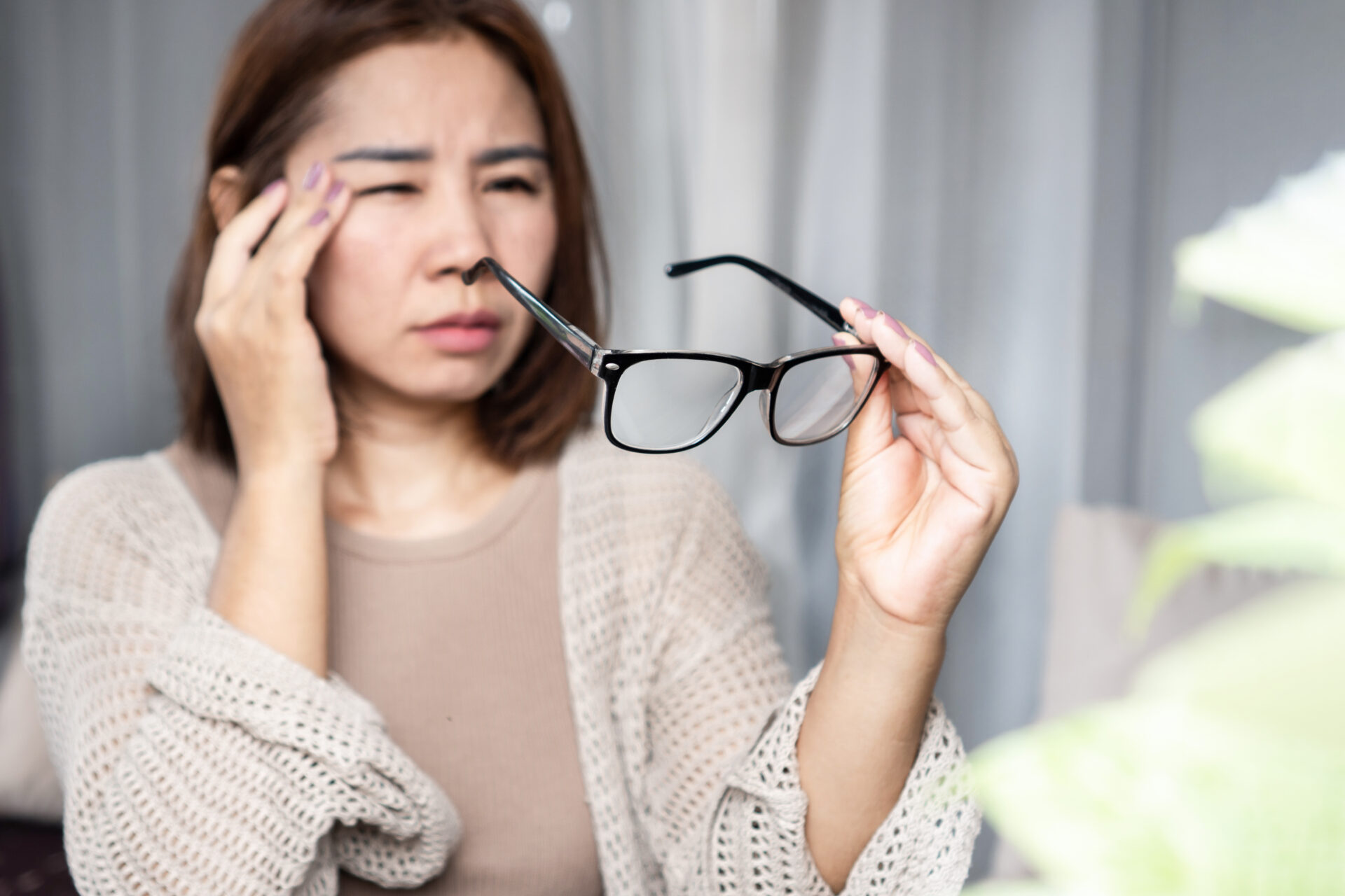 7 Signs That It’s Time to See the Eye Doctor | Vision Eye Group